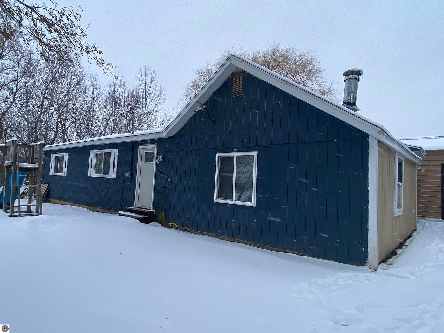 1009 S Merritt Rd, Merritt, MI 49667 | Zillow