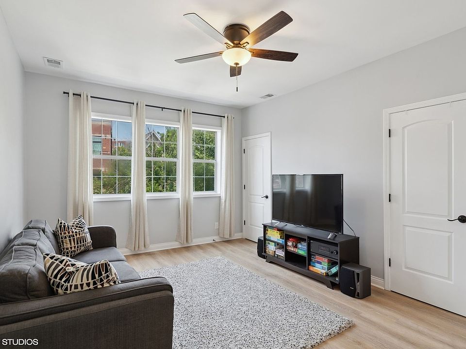 2429 W Cortland St APT 1R, Chicago, IL 60647 | Zillow