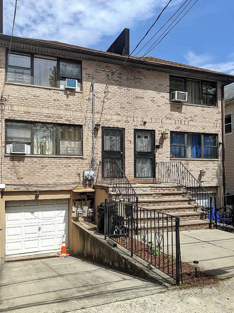 891 Pine St, Brooklyn, NY 11208 | Zillow