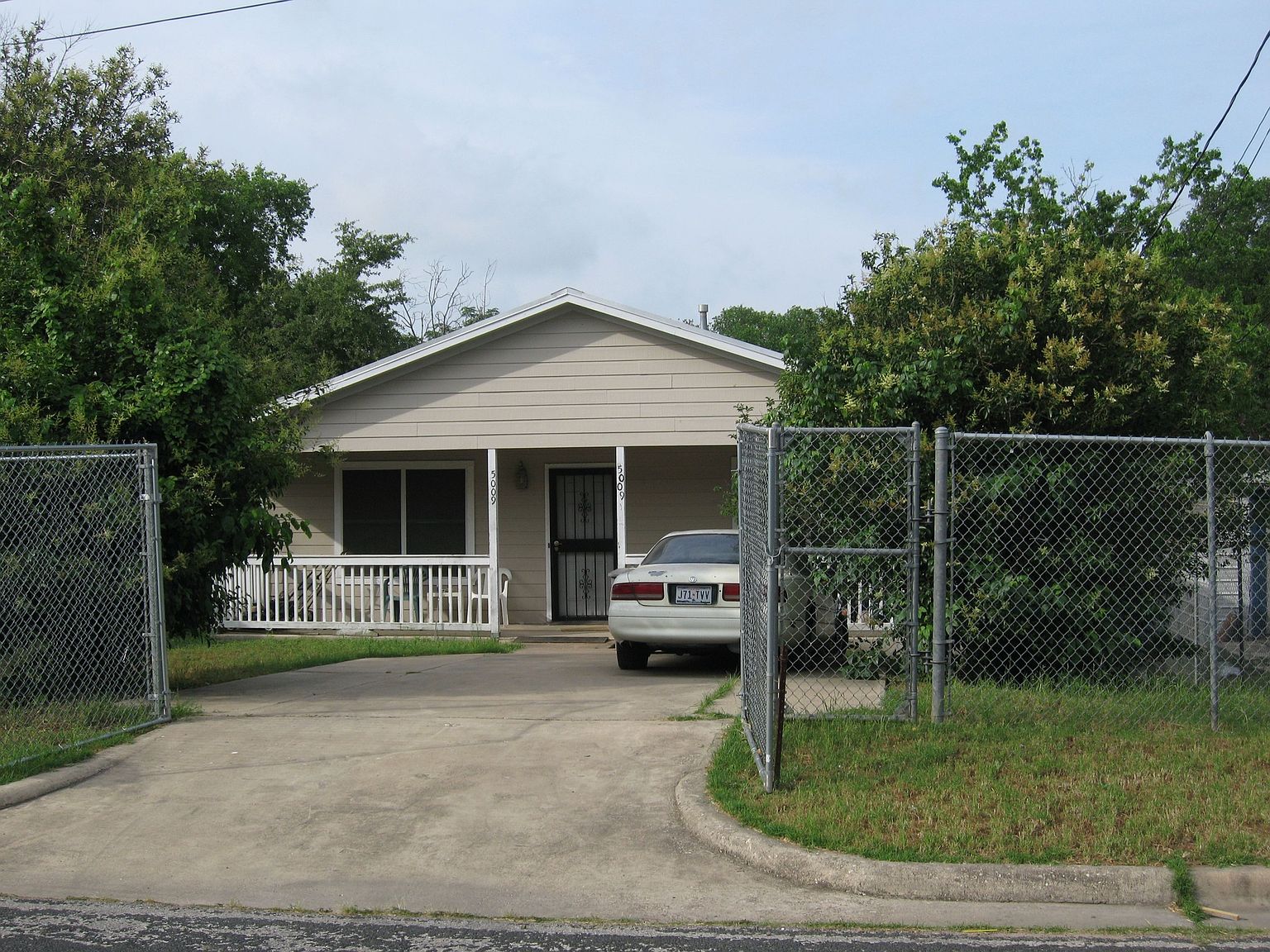5009 Lott Ave, Austin, TX 78721 | Zillow