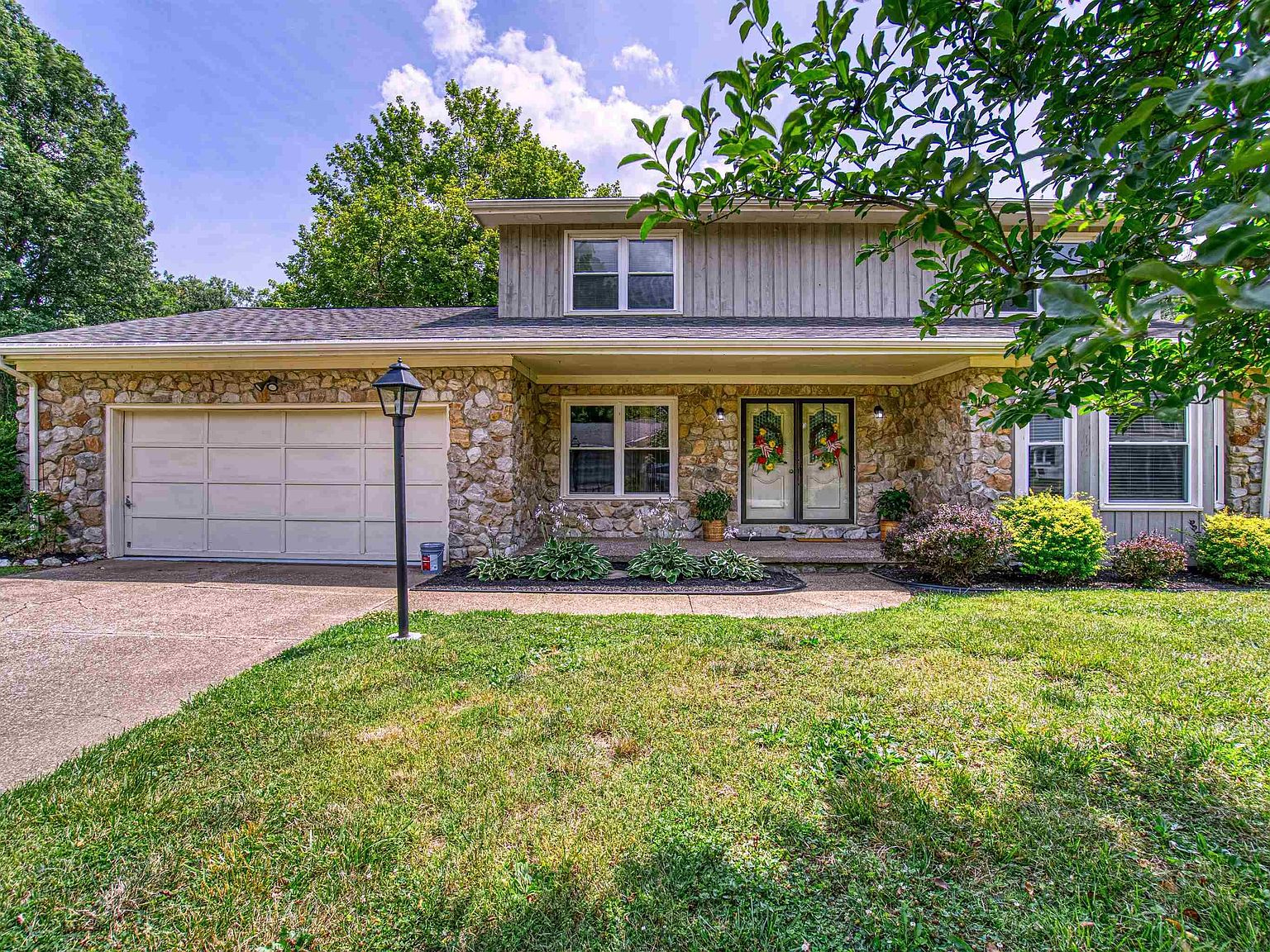 10677 Monticello Dr, Newburgh, IN 47630 | MLS #202323287 | Zillow