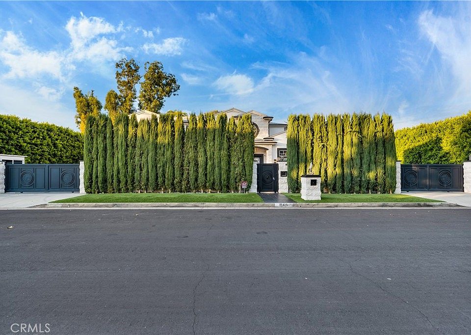 17425 Weddington St, Encino, CA 91316 | Zillow