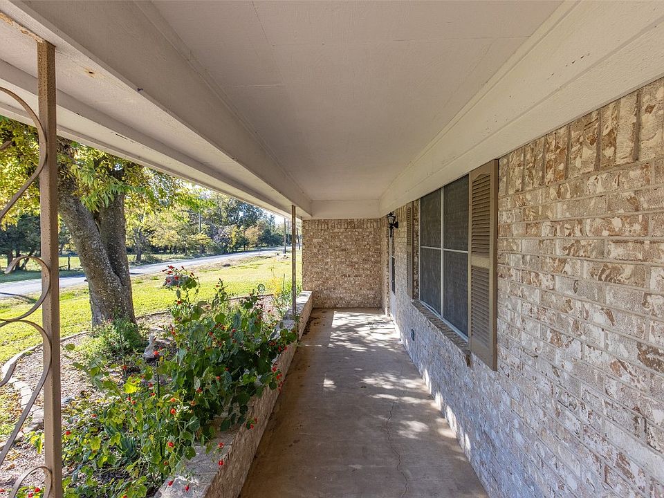 104 W Main St, Pecan Gap, TX 75469 | Zillow