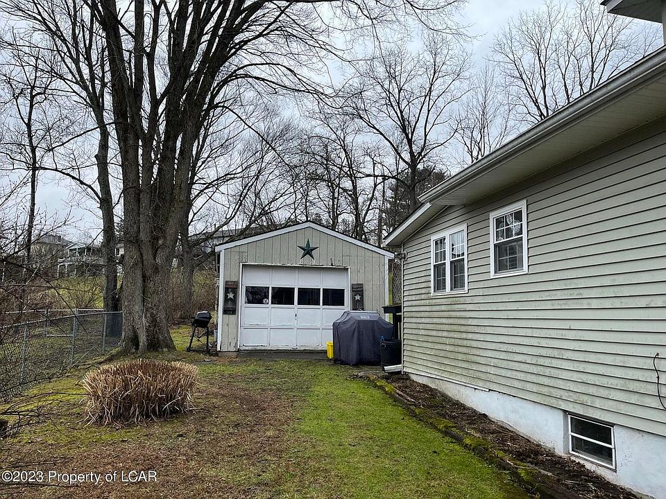 31 Claude St, Dallas, PA 18612 | Zillow