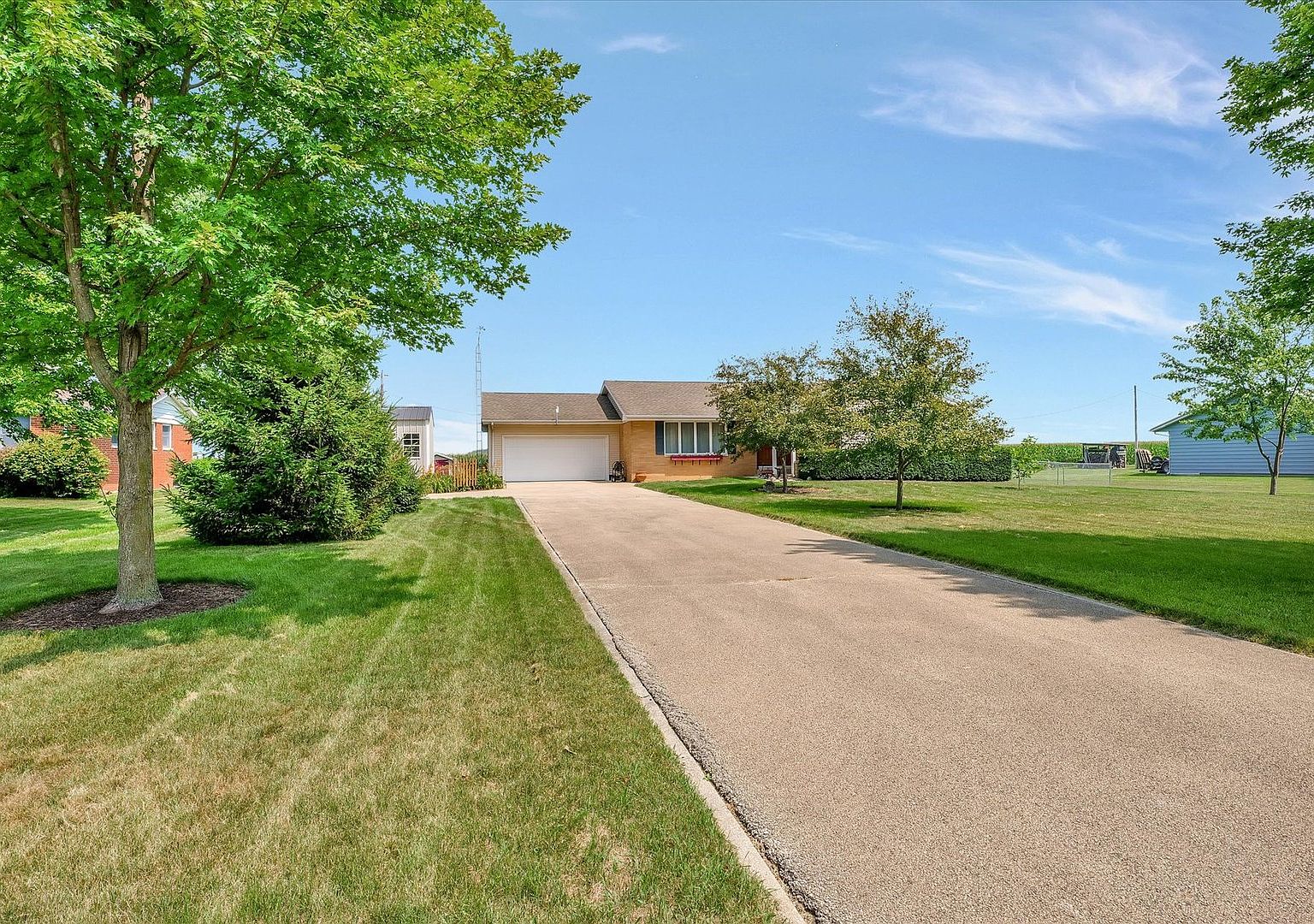 1964 County Road 3000 N, Rantoul, IL 61866 | Zillow