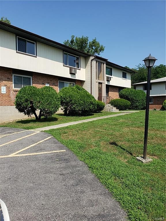 1003 Parr Meadow Dr, Newburgh, NY 12550 | Zillow