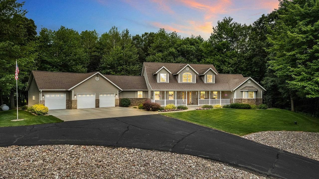8258 HILLCREST ROAD, Custer, WI 54423 | MLS #22403500 | Zillow