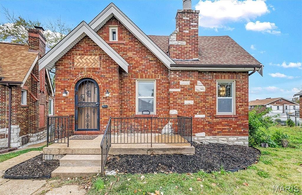 8637 Annetta Ave, Saint Louis, MO 63147 | Zillow