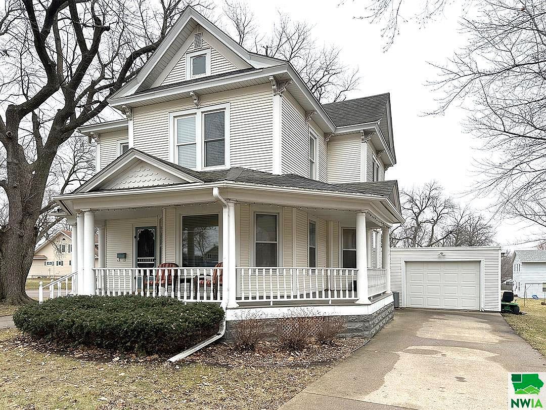 45 5th St SE, Sioux Center, IA 51250 | Zillow
