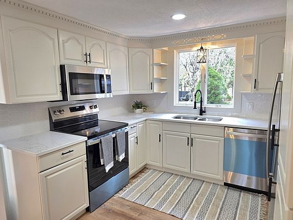 882 Glendale Rd, Wilbraham, MA 01095 | Zillow