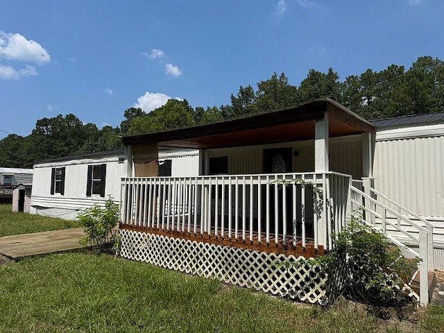 18 Country Club Trl, Riegelwood, NC 28456 | Zillow