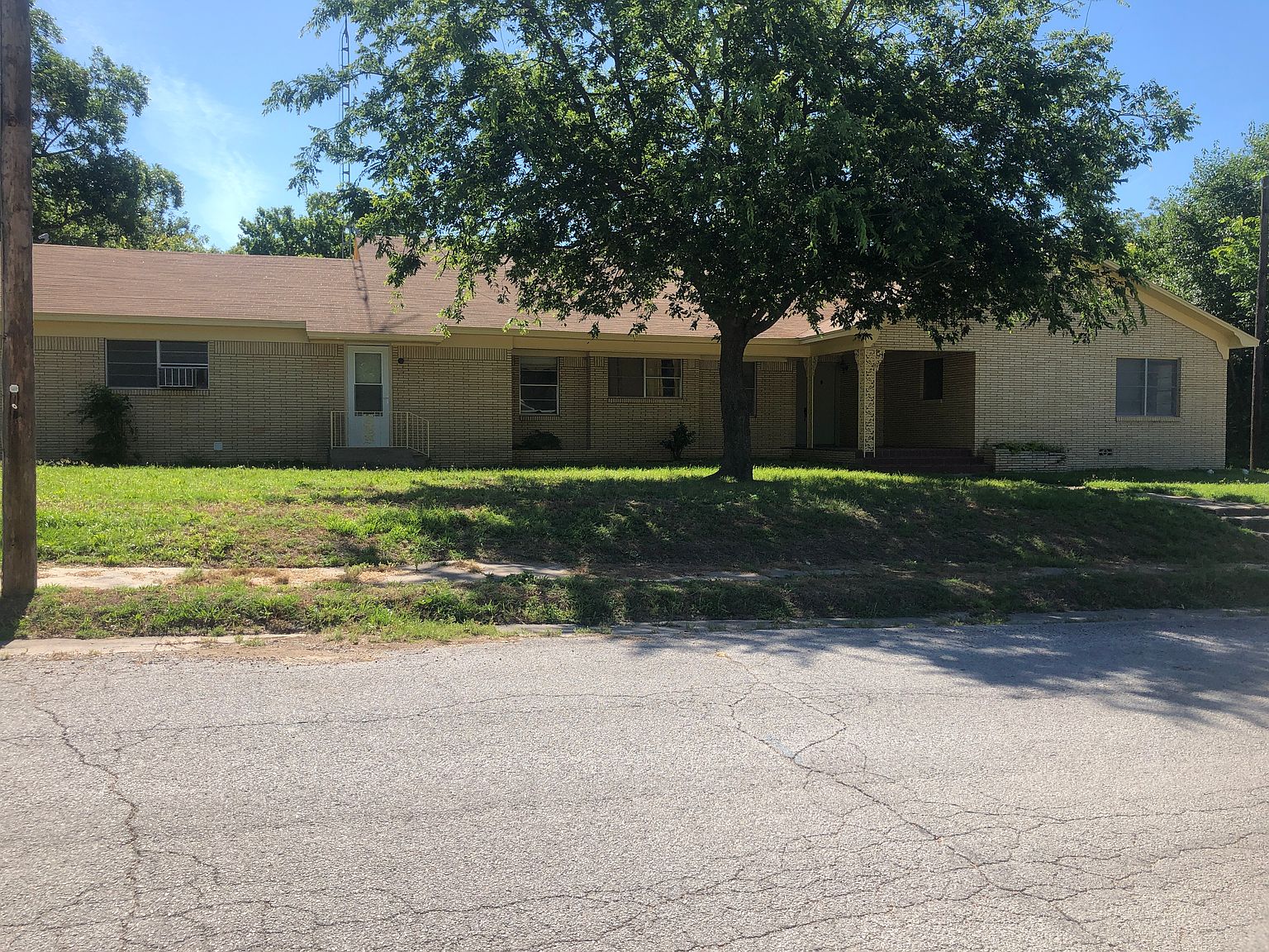 1203 S Trinity St, Decatur, TX 76234 | Zillow