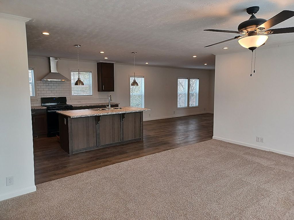 33151 Fort Rd TRAILER 22, Rockwood, MI 48173 | Zillow