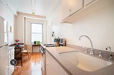 17 East 96th Street #2D in Carnegie Hill, Manhattan | StreetEasy