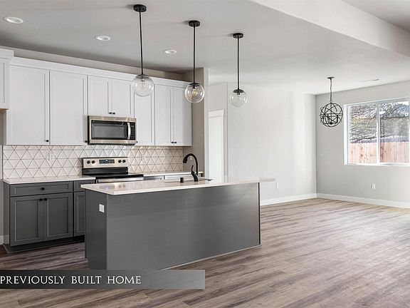 130 E 25th Ave, Kennewick, WA 99337 | MLS #272432 | Zillow