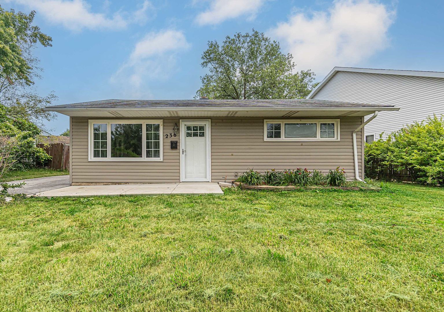236 Camden Dr, Steger, IL 60475 | MLS #12098722 | Zillow