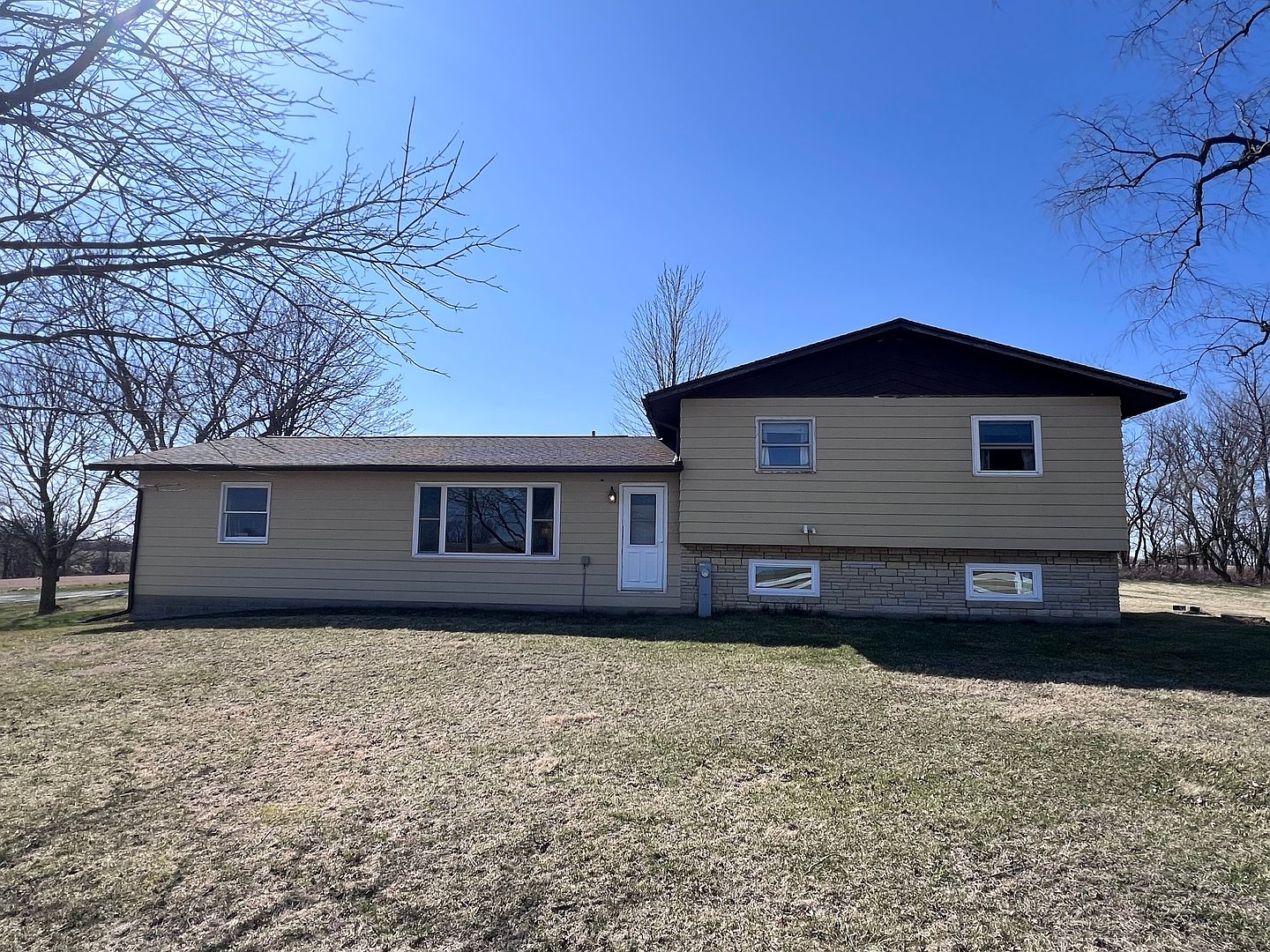 19837 Blue Goose Rd, Morrison, IL 61270 | Zillow