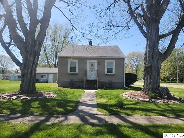 309 Maple St, Augusta, IL 62311 | Zillow