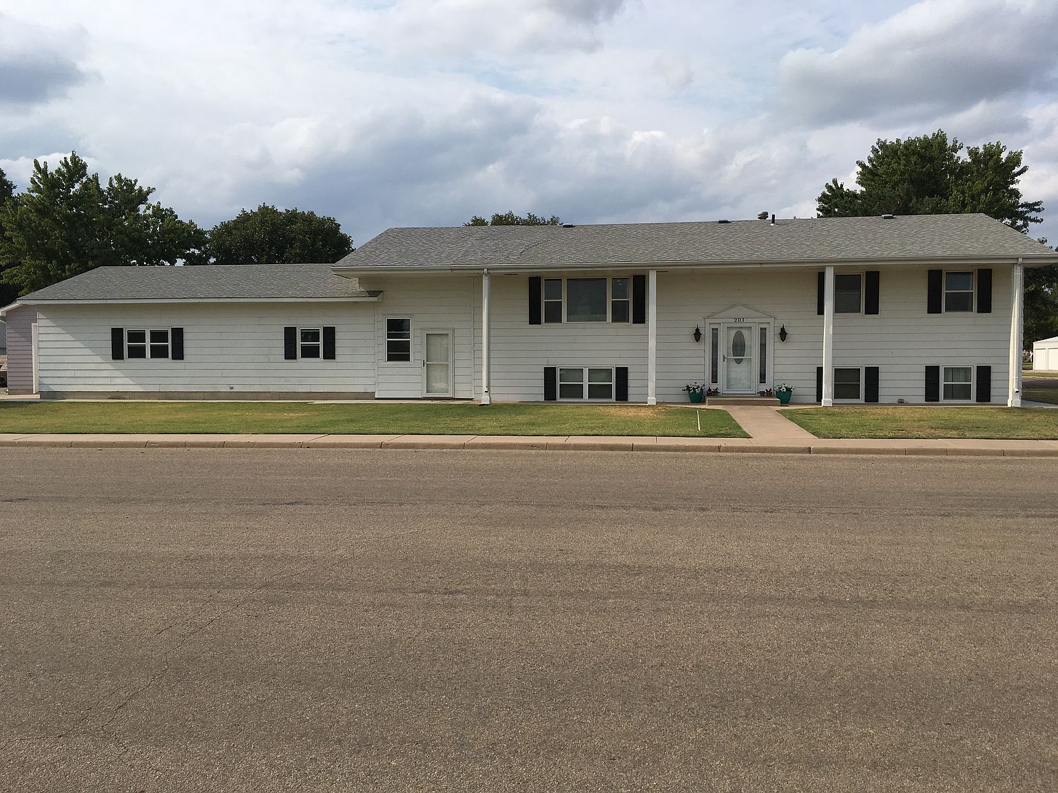 200 W Hamilton Ave, Claflin, KS 67525 | Zillow