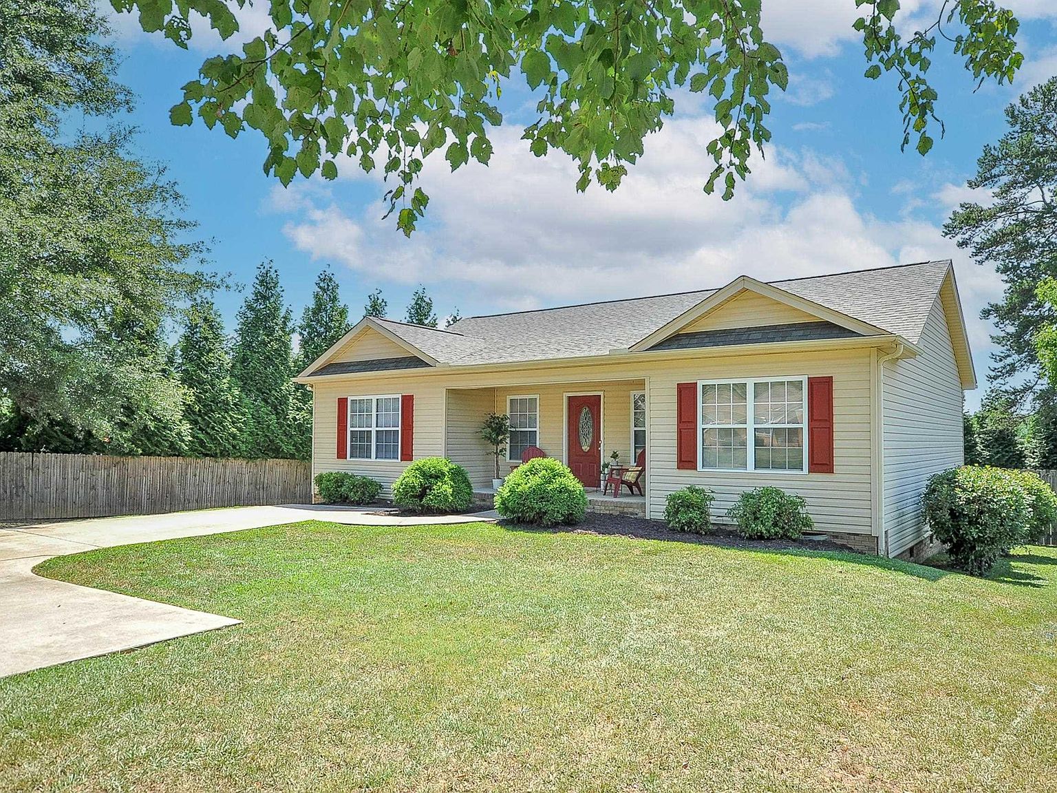 610 Old Rutherford Rd, Taylors, SC 29687 | Zillow