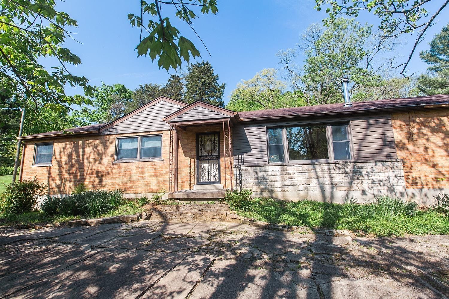 8010 Livingston Rd, Cincinnati, OH 45247 | Zillow