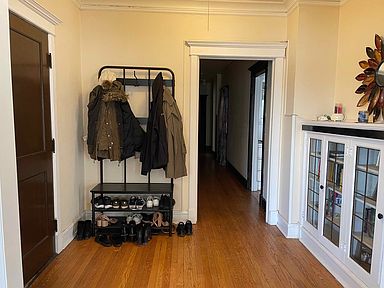 1614 E Royall Pl #F, Milwaukee, WI 53202 | Zillow