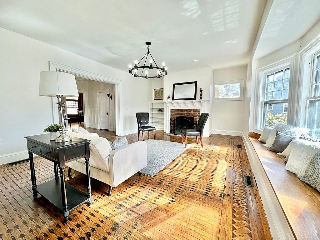 73 Randolph St, Springfield, MA 01108 | Zillow