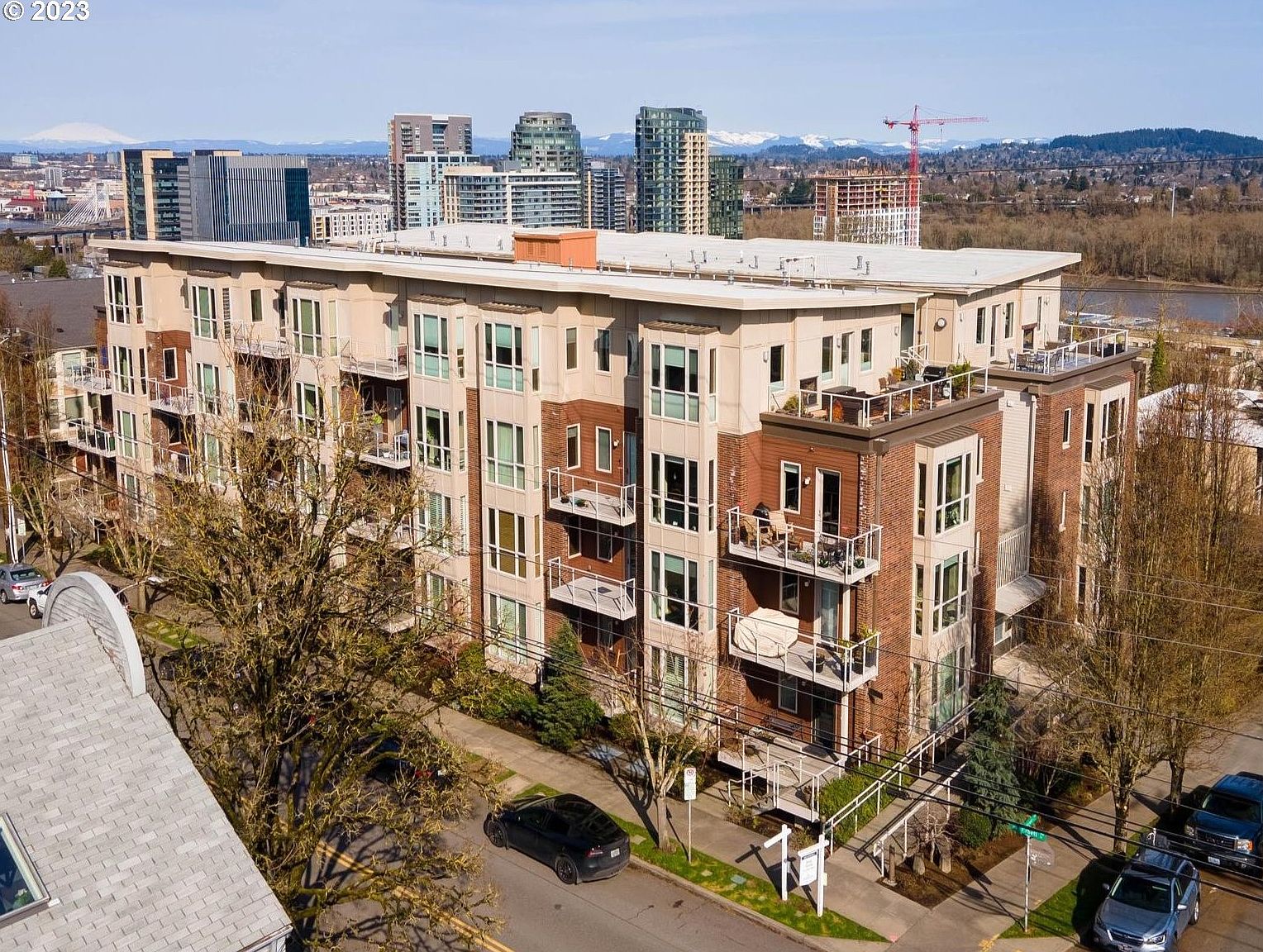 4280 S Corbett Ave UNIT 402, Portland, OR 97239 | MLS #23038532 | Zillow