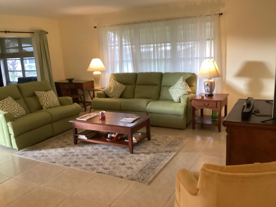 875 North Dr APT A, Delray Beach, FL 33445 | Zillow