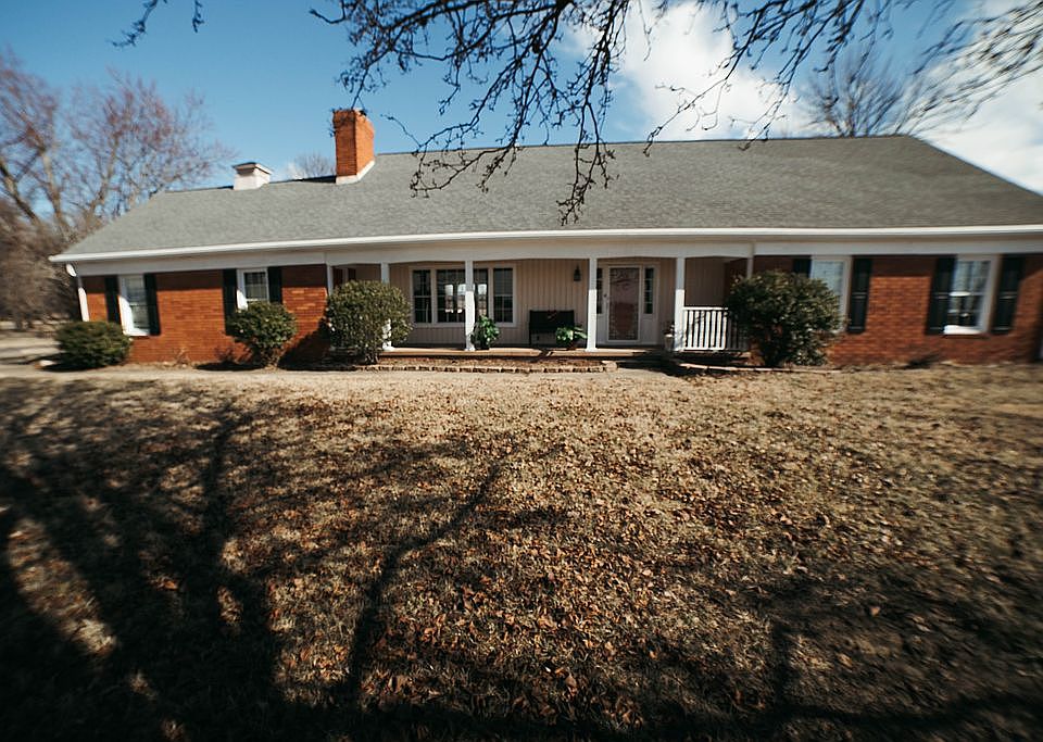 1424 Adams Ln, Henderson, KY 42420 | Zillow