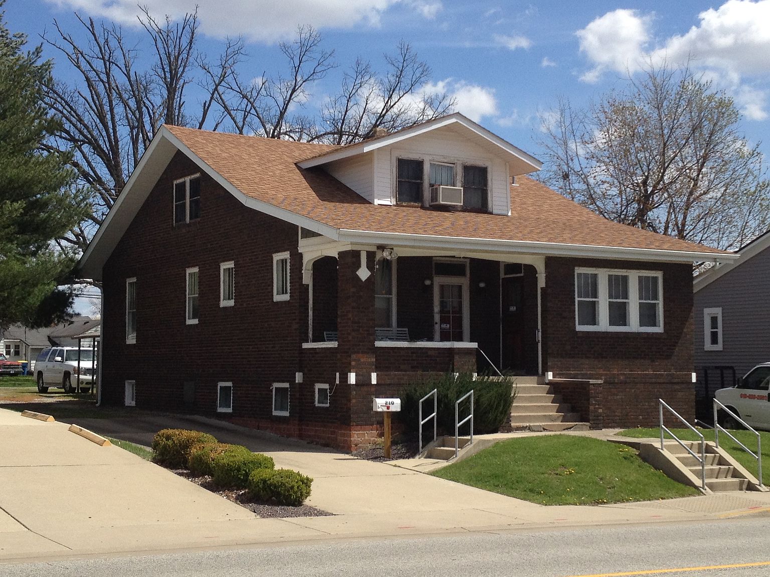 210 S Main St, Edwardsville, IL 62025 | Zillow