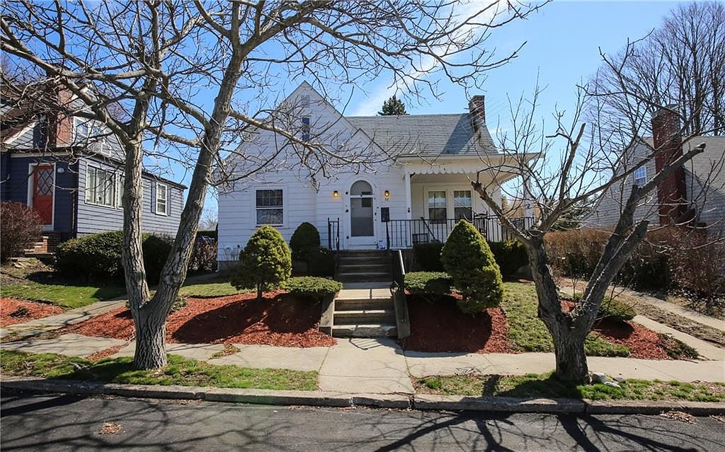 52 Observatory Ave, North Providence, RI 02911 | Zillow