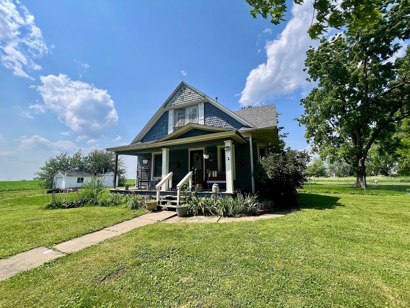 207 W 2nd St, Broadlands, IL 61816 | Zillow