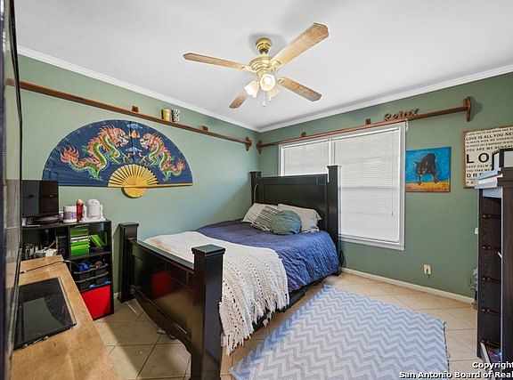 135 Oak Way, Kerrville, TX 78028 | MLS #1699060 | Zillow