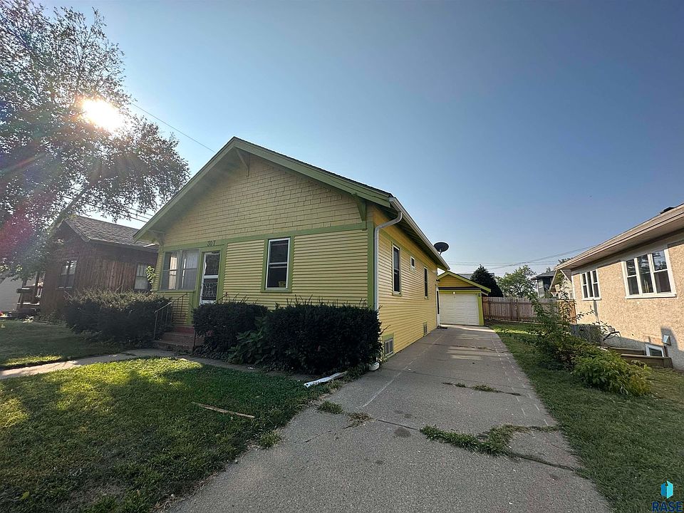 307 W 26th St, Sioux Falls, SD 57105 | MLS #22305855 | Zillow