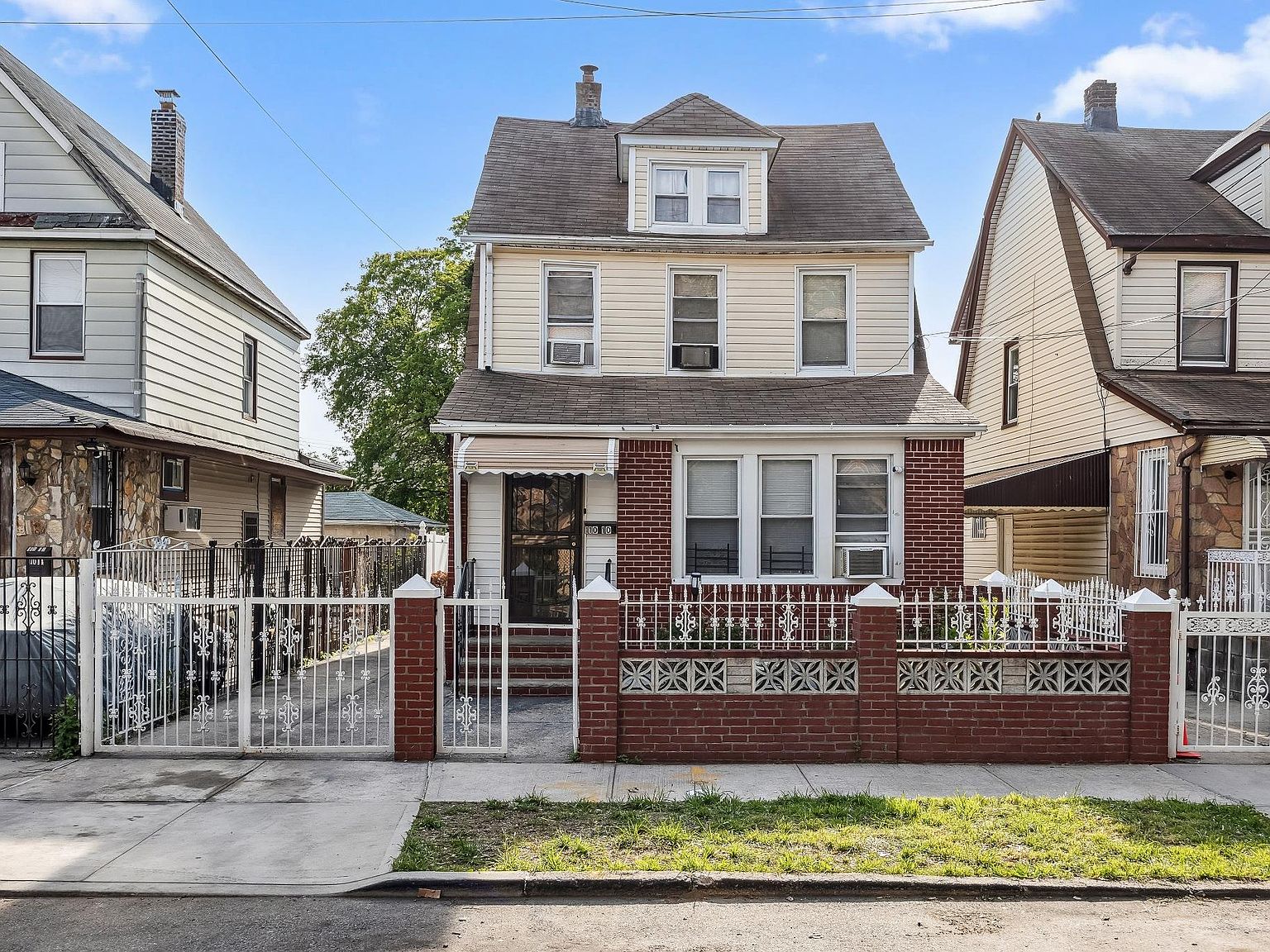 11010 204th Street, Saint Albans, NY 11412 | Zillow