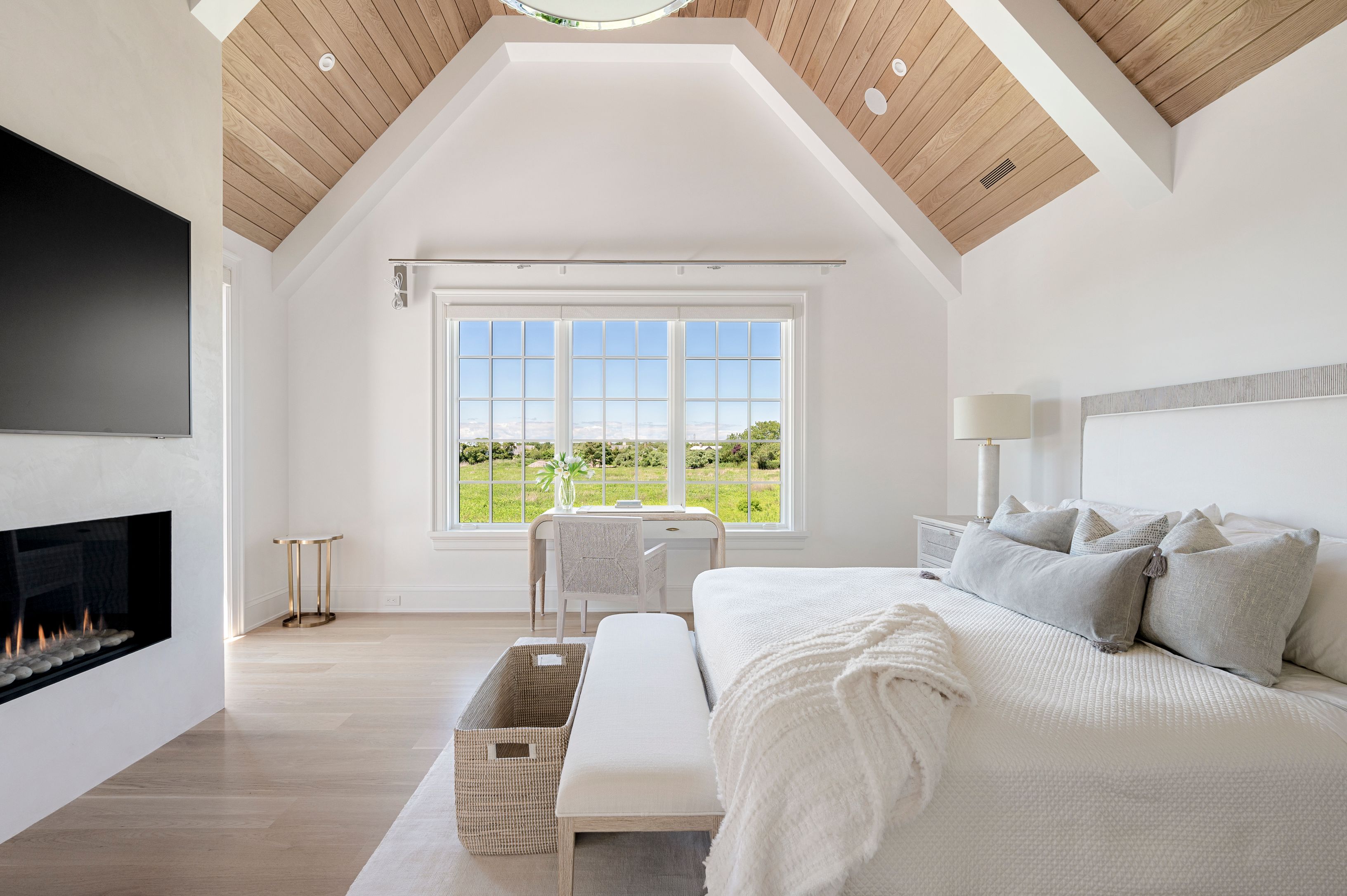 73 Pleasant Ln, Southampton, NY 11968 | Out East