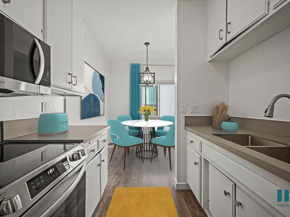 Rochester Bruins - 10965 Rochester Ave Los Angeles CA | Zillow