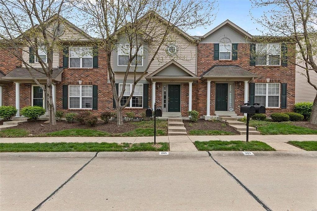 285 Vivaron Ave, Saint Charles, MO 63303 | Zillow