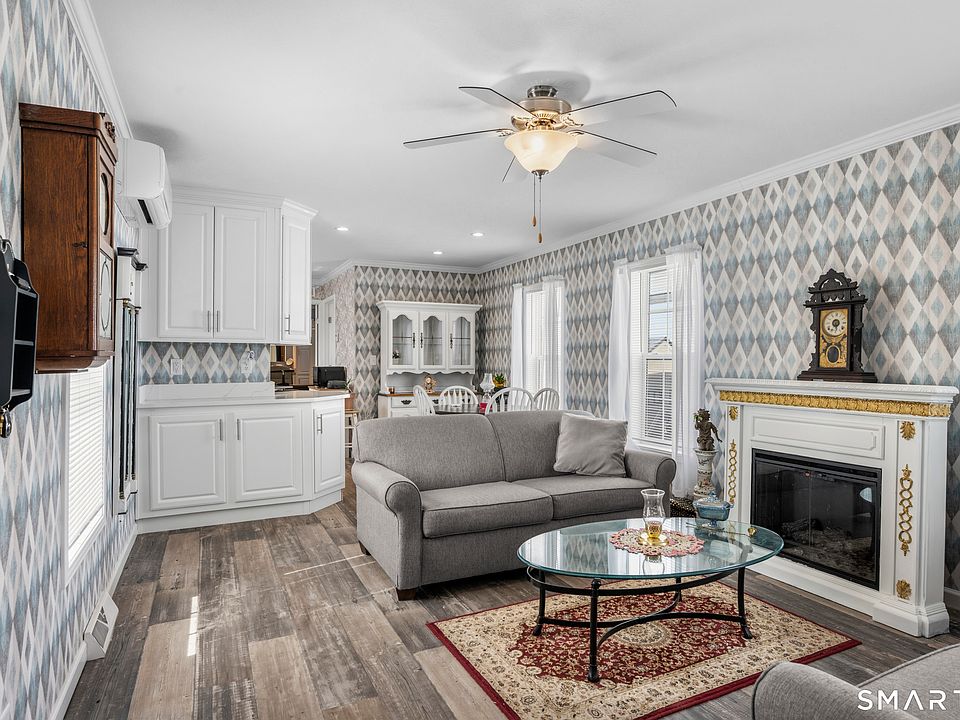 435 High St Mystic CT | Zillow