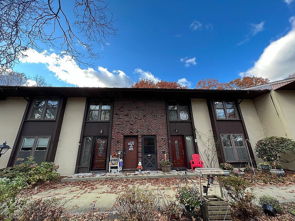 12 Birch Ct, Selden, NY 11784 | Zillow