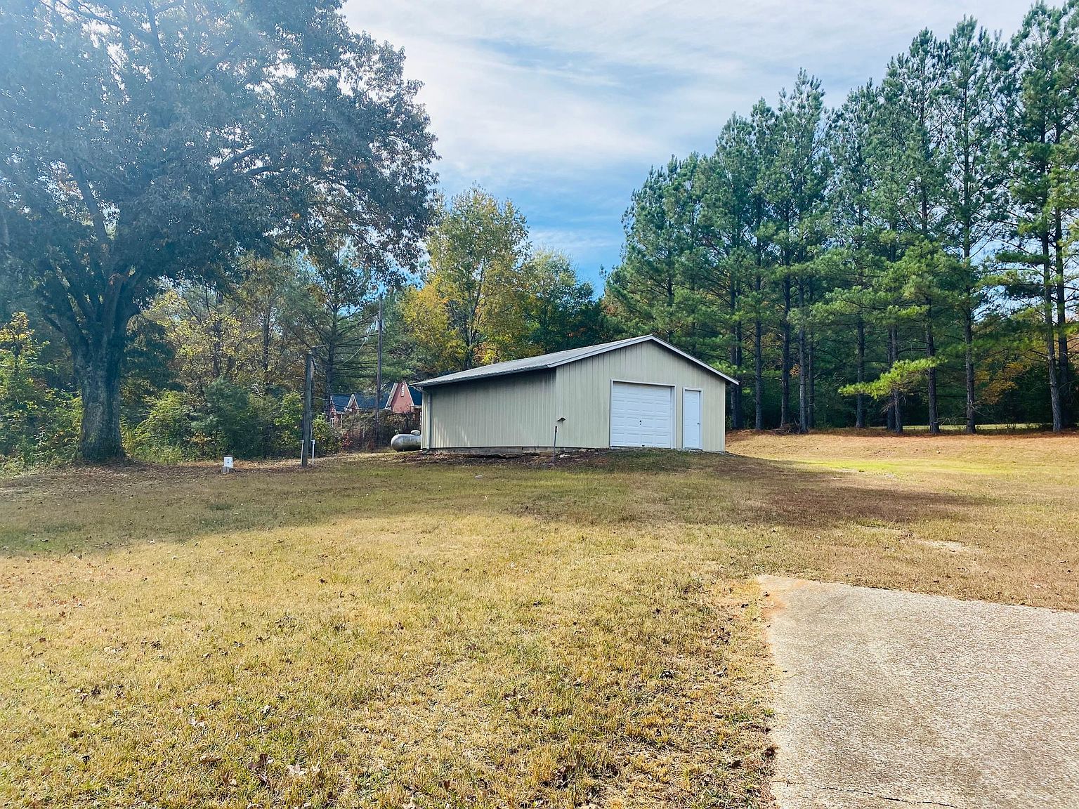 479 County Road 421, Killen, AL 35645 | Zillow