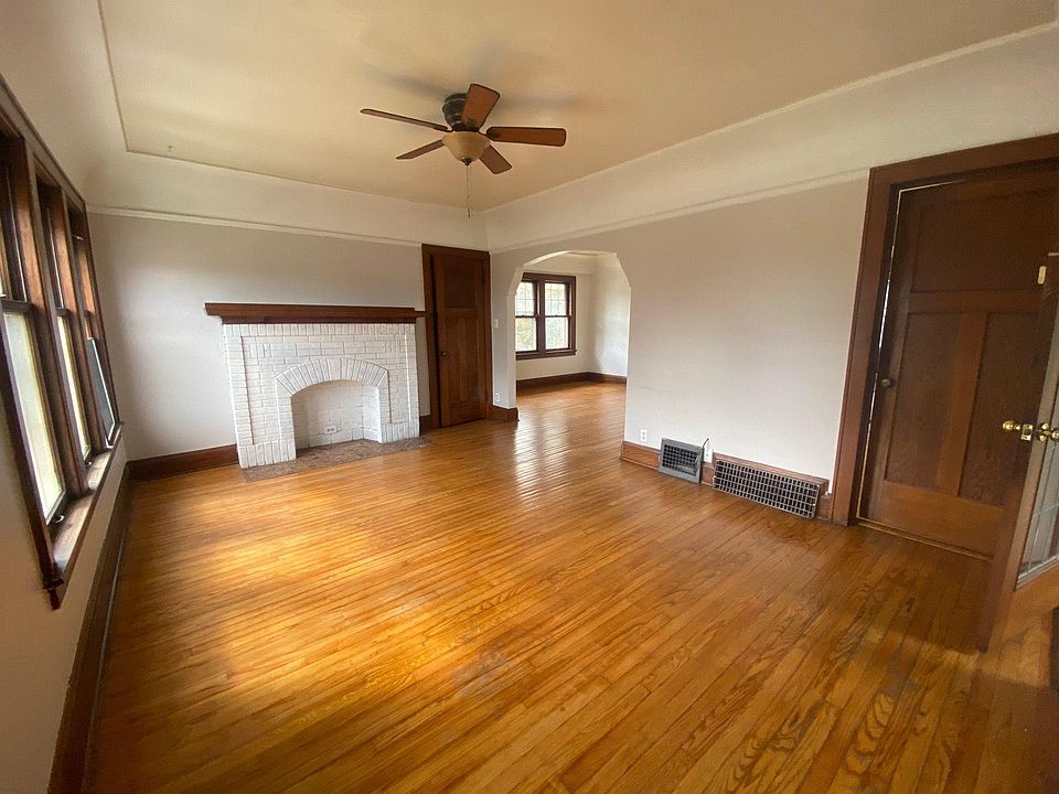 72nd Street - 2257-59 - 2257-59 N 72nd St Wauwatosa WI | Zillow