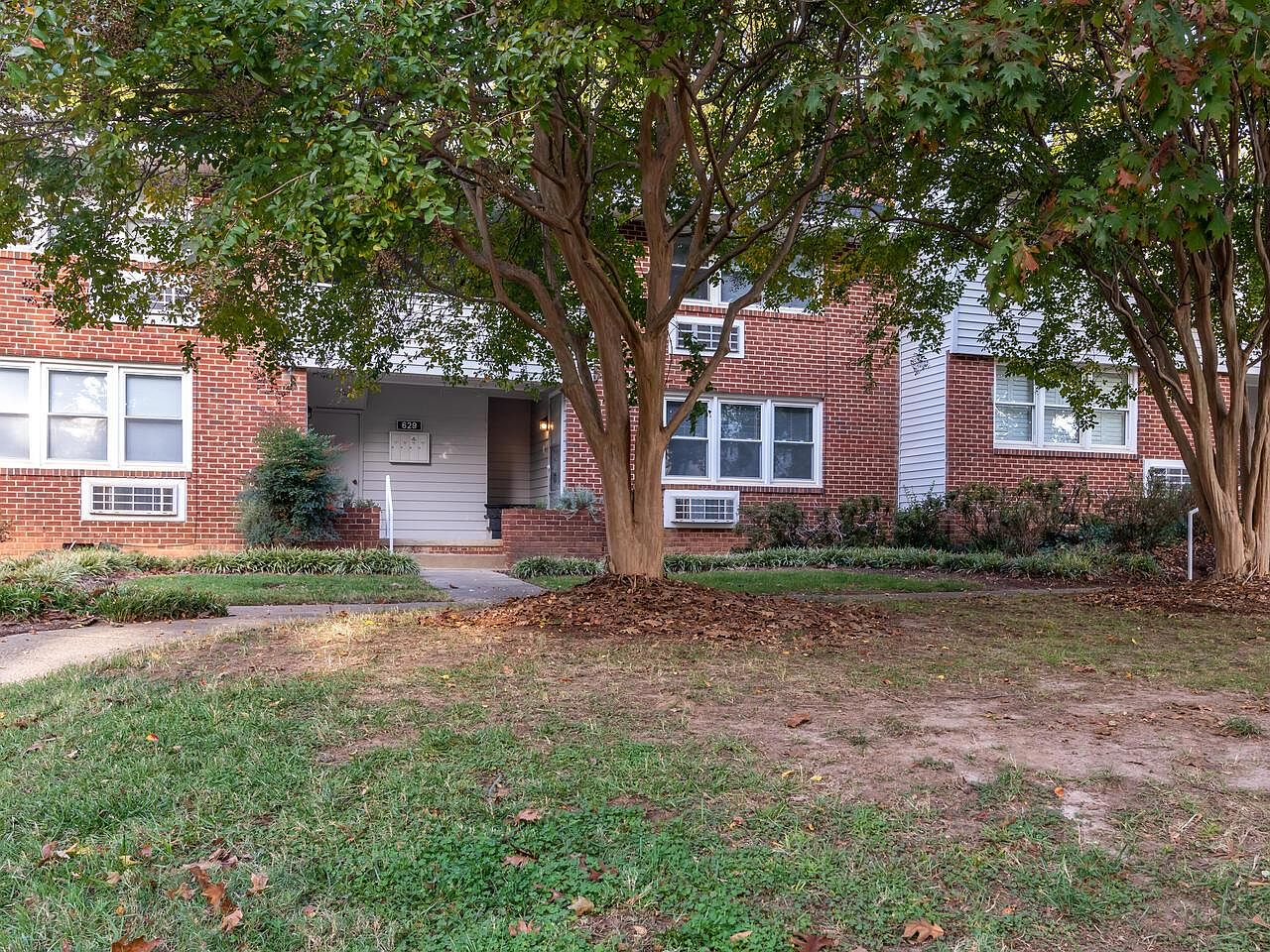 629B Daniels St, Raleigh, NC 27605 | Zillow