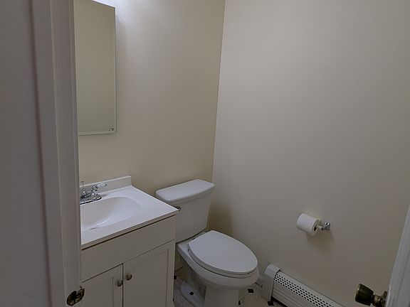 45 Webb St APT 3, Meriden, CT 06451 | Zillow