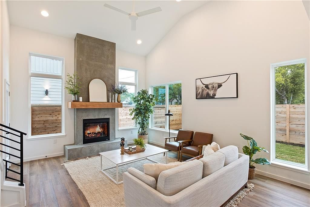 1135 Mansell Ave #A, Austin, TX 78721 | Zillow