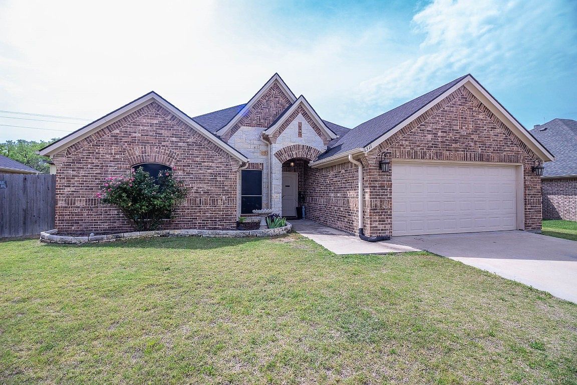 1511 Still Meadow Dr, Kaufman, TX 75142 | Zillow
