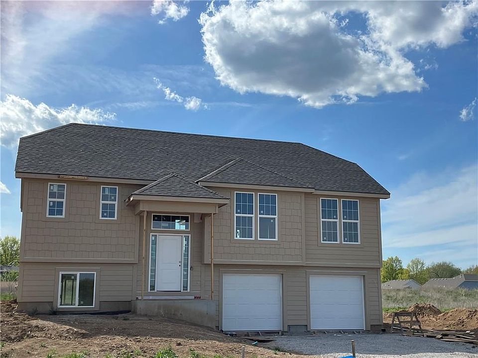 2106 SE Oak Ridge Dr, Oak Grove, MO 64075 | MLS #2485089 | Zillow