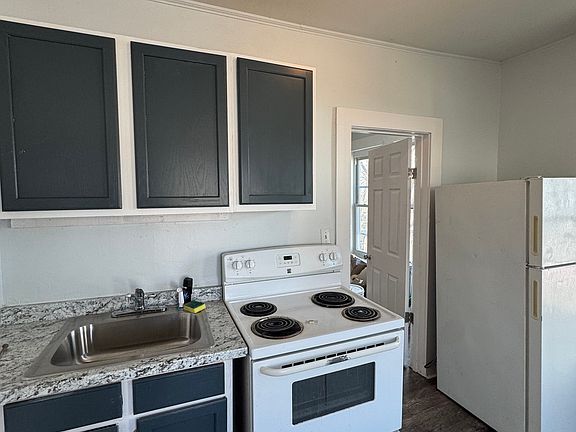 37 Maple St APT 7, Newport, NH 03773 | Zillow
