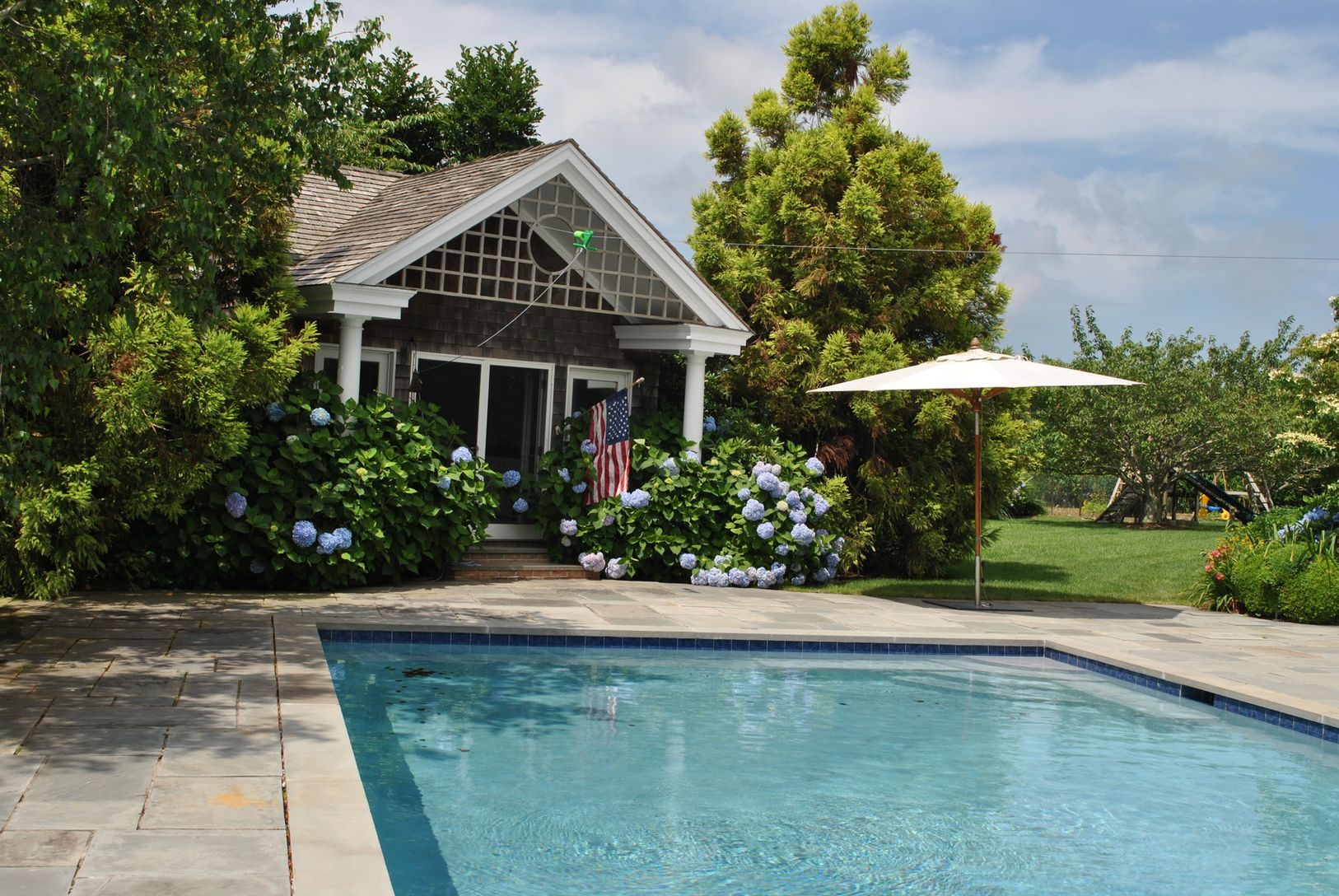 32 Meadow Ct, Bridgehampton, NY 11932 | Out East